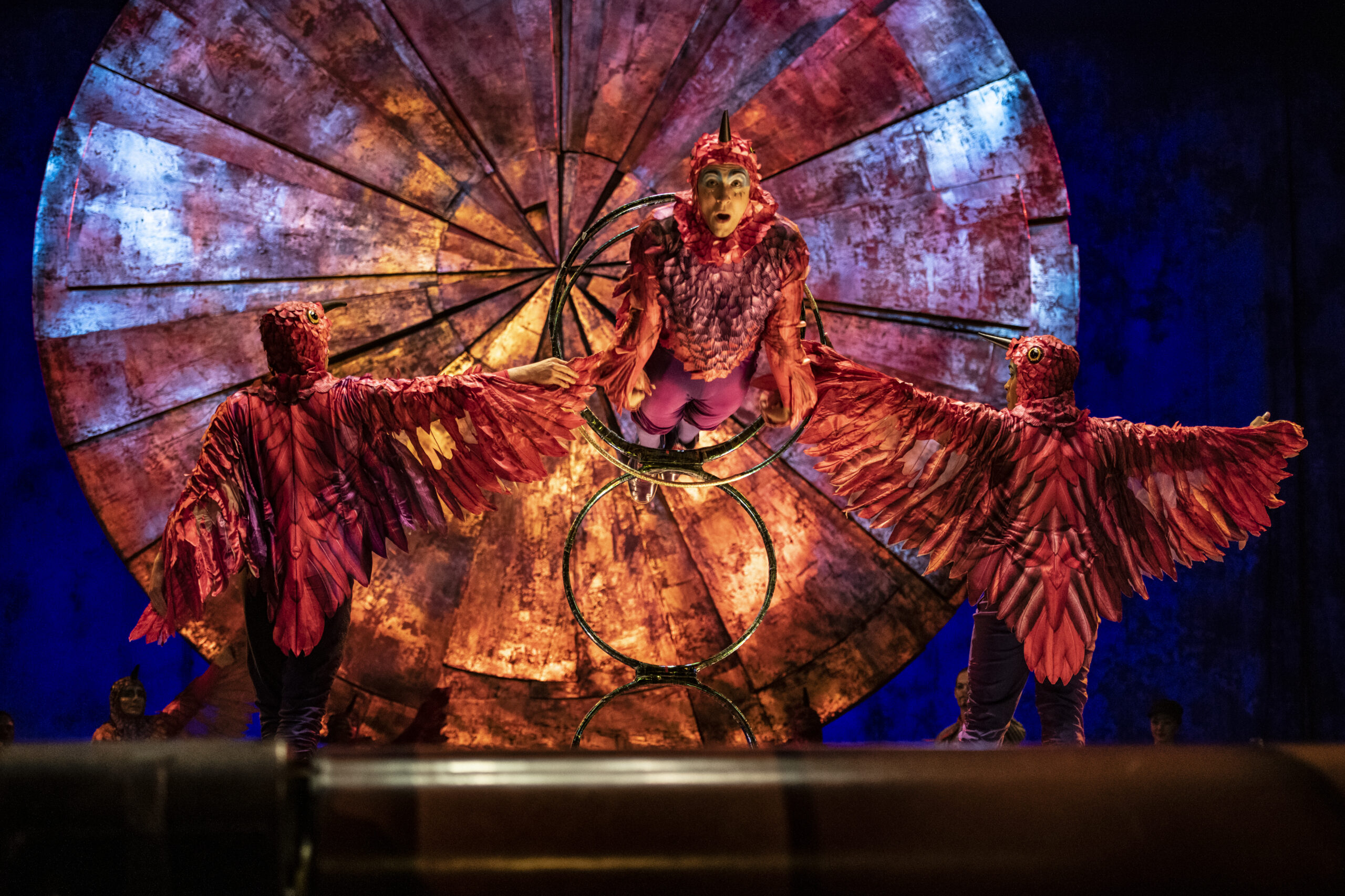 Cirque du Soleil’s LUZIA Returns to Toronto with a Rain-Soaked Dream of ...